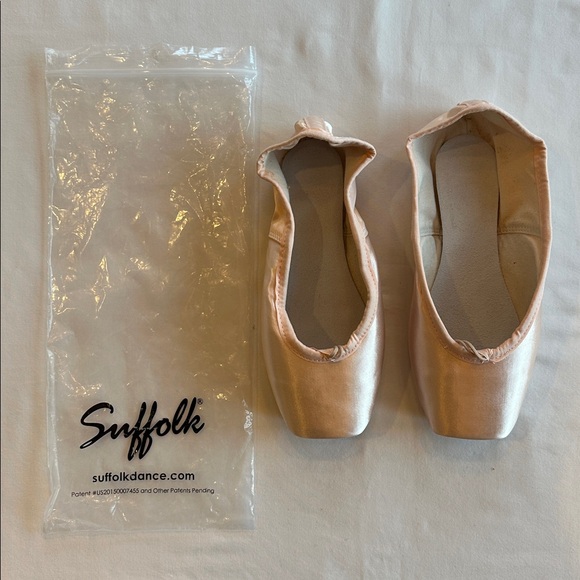 Suffolk | Shoes | Suffolk Pointe Shoes Stellar Pink Brand New | Poshmark